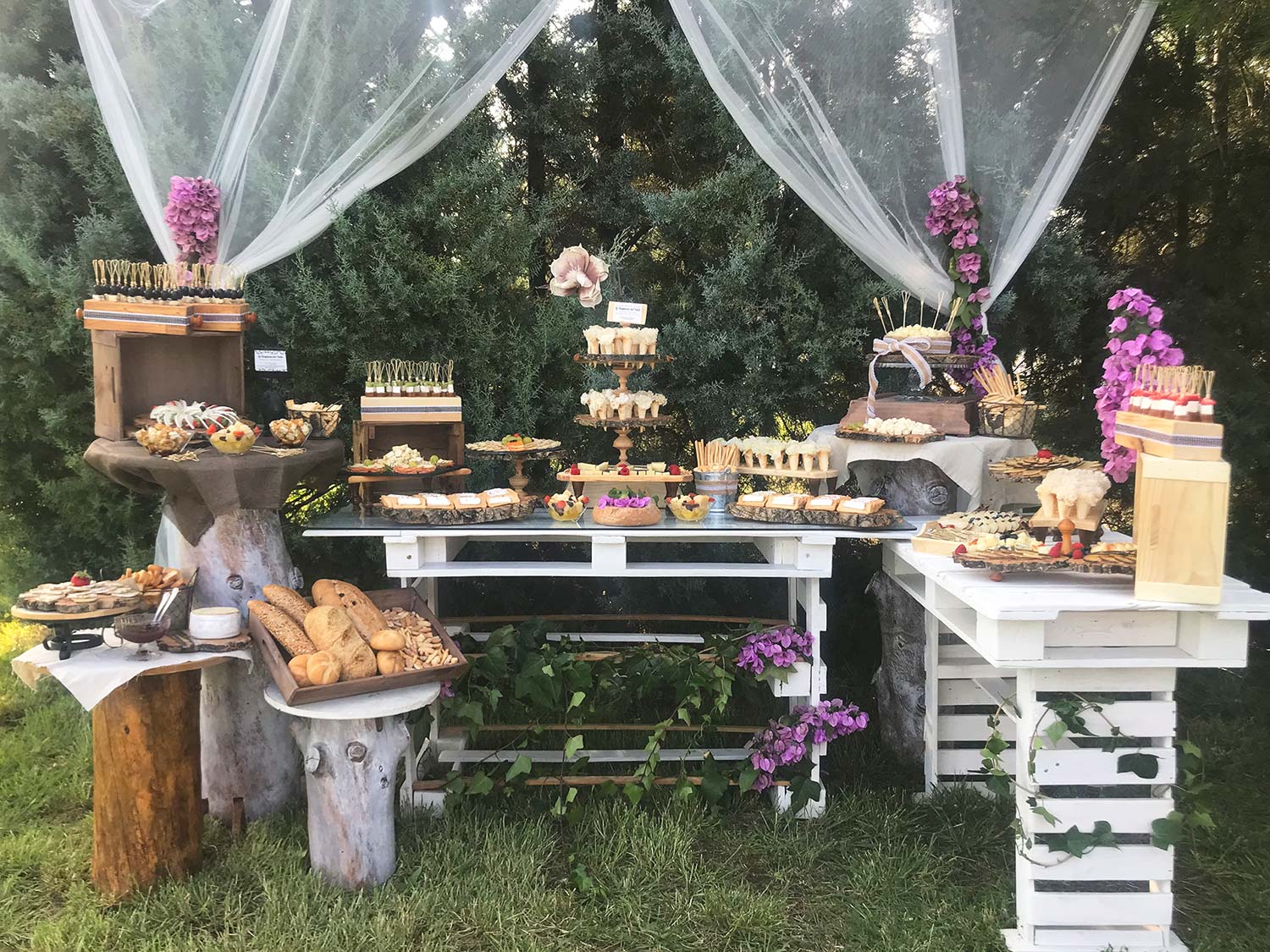 Mesa salada: las ventajas que tiene este tipo de mesa de aperitivo